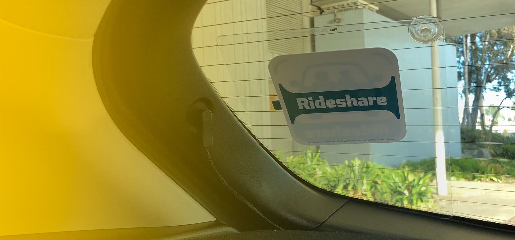 Plak -Windshield Display System – Keeping windshields organized